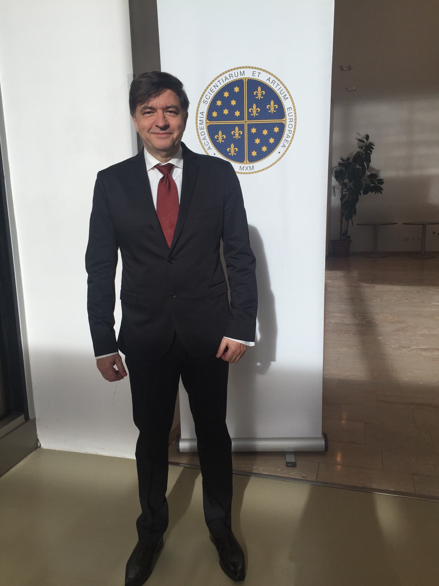 Vlado Dimovski postal vseevropski akademik. V 'epsko bitko' na EF pa ne gre