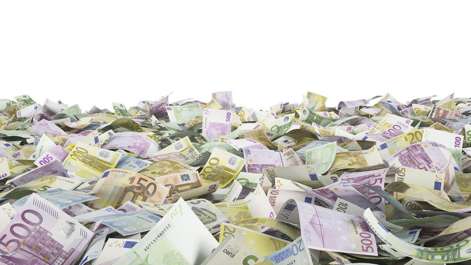 Izdaja 1,1 milijarde evrov novega dolga končana: razkrivamo obrestne mere