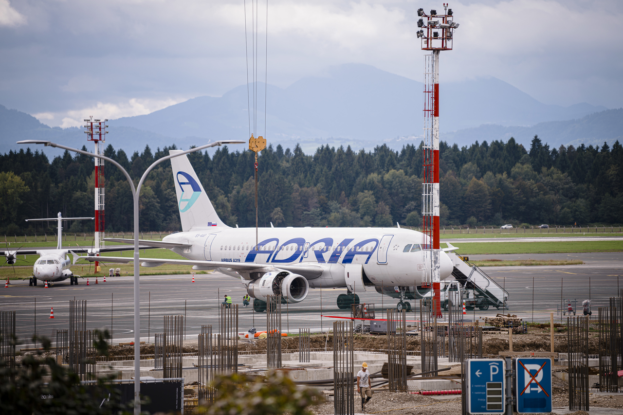 Zaradi stečaja Adrie, Thomasa Cooka in še dveh na trgu na voljo skoraj ...