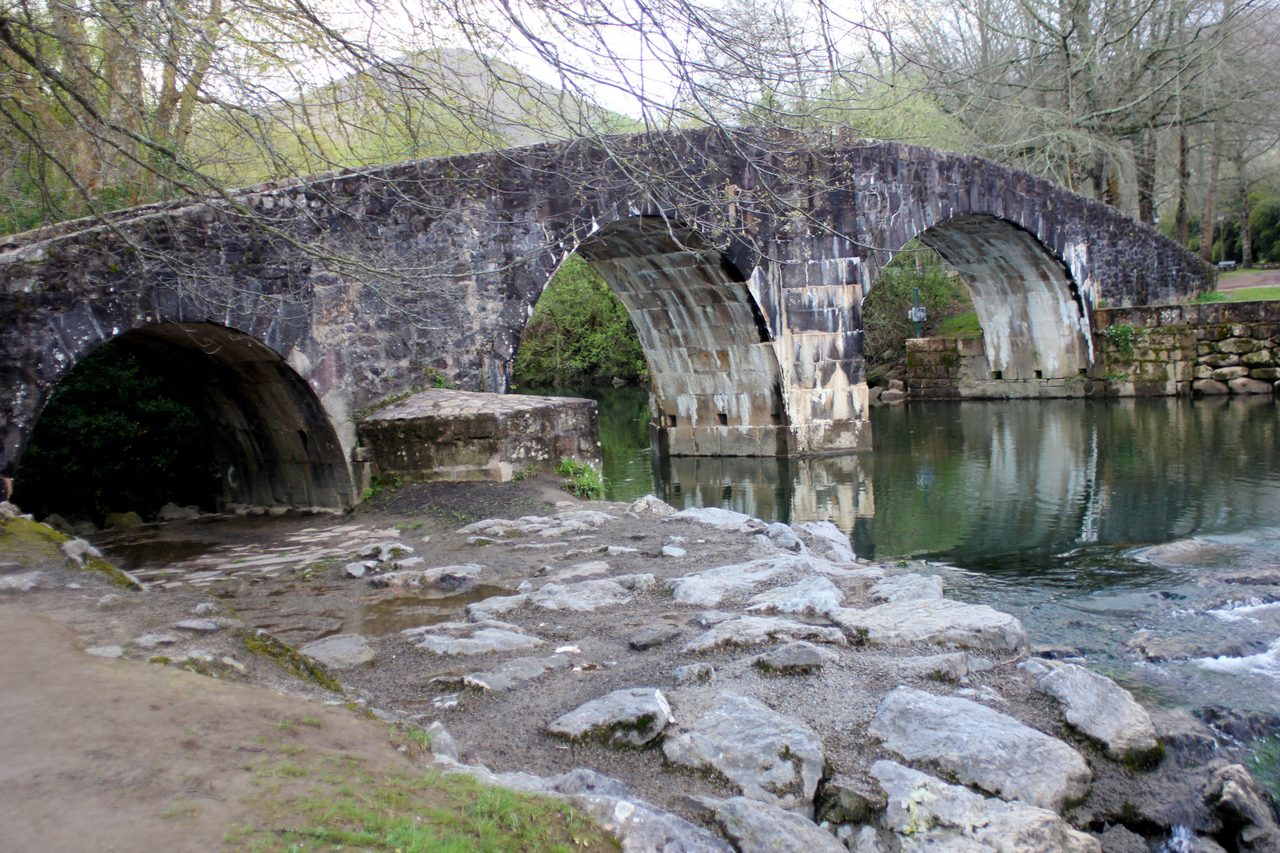 Med visokimi valovi in visoko kulinariko francoske Baskije