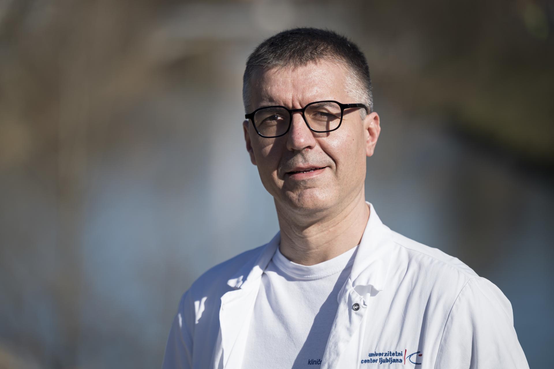 Okrogla miza: Kako živeti s Huntingtonovo boleznijo