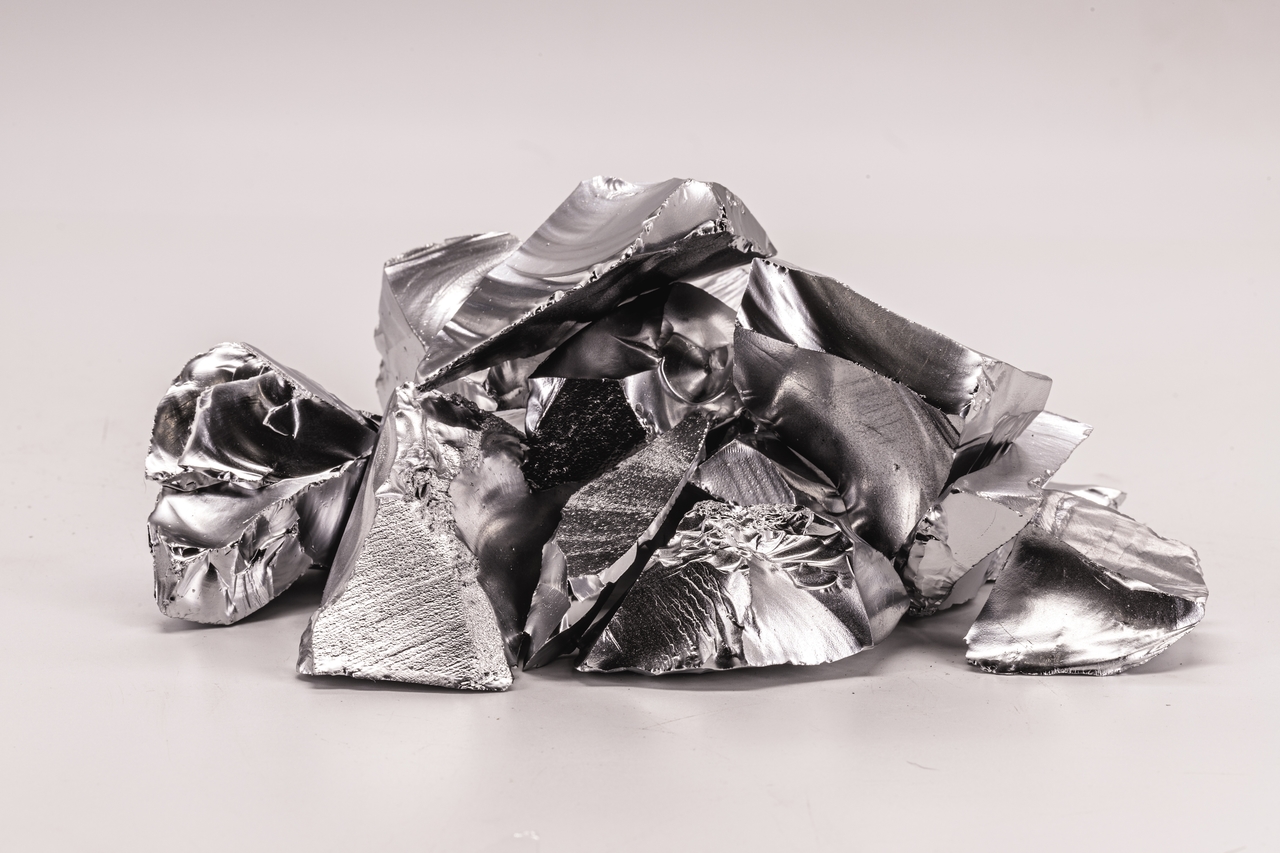 Handelsblatt: panika v evropski industriji, ostajamo brez germanija.