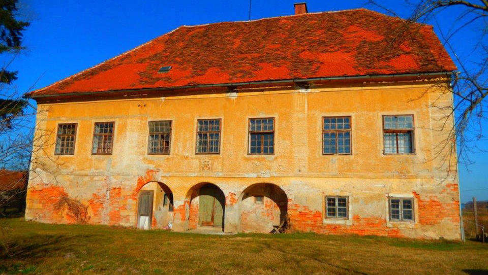 Ptujska občina za 85 tisočakov prodaja grad Ristovec