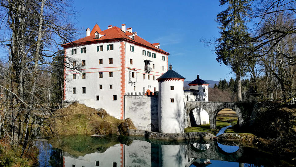Grad Snežnik prvič v najem zasebnika, med interesenti tudi Batagelj