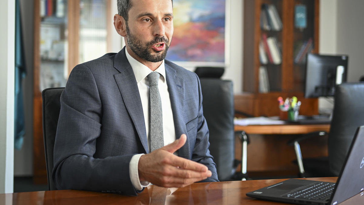 Furs še skriva, kdo je poslal podatke o Slovencih, ki oddajajo in ...