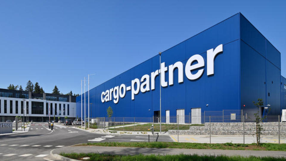 Brnik: cargo-partner je v 11 mesecih zgradil logistični center, te dni ...