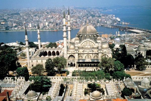 Istanbul, mesto mošej in dišav