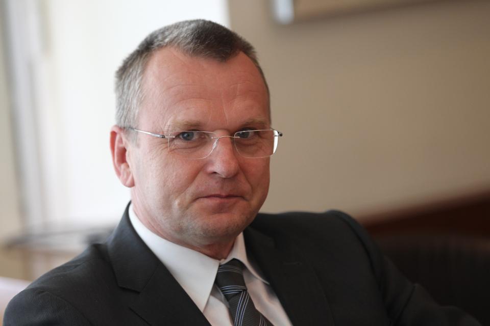 Škandal: Kako v pol leta zaslužiti 1,6 milijona evrov na račun Save Re ...