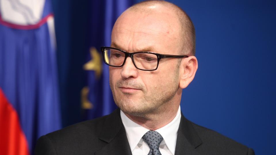 Jazbec napoveduje nove ukrepe za prestrukturiranje podjetij