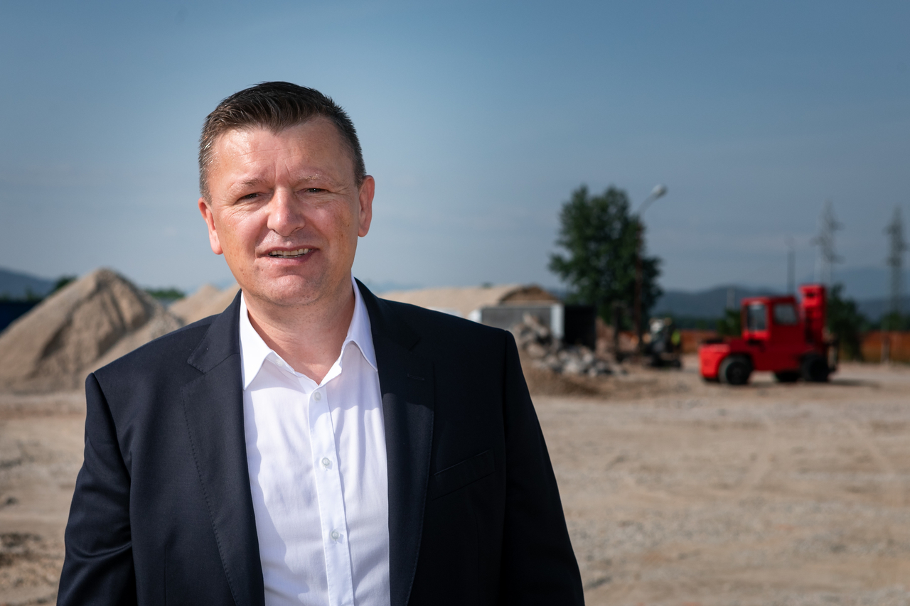 (foto) Na vzhodu Ljubljane rušijo nekdanjo klavnico MDK. Kaj nastaja na ...