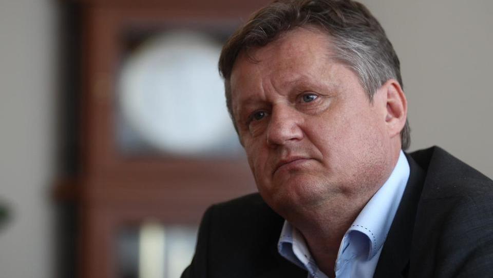 Pa zaprite ob nedeljah, dragi trgovci! Če si upate! Ne pa, ker vam to ...