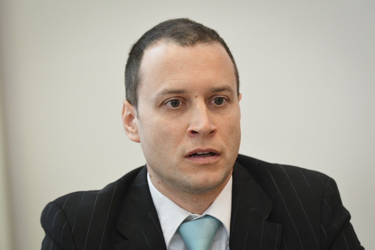 Spopad v Hidrii – šef Seljak proti lastniku Svetliku. Je v ozadju ...