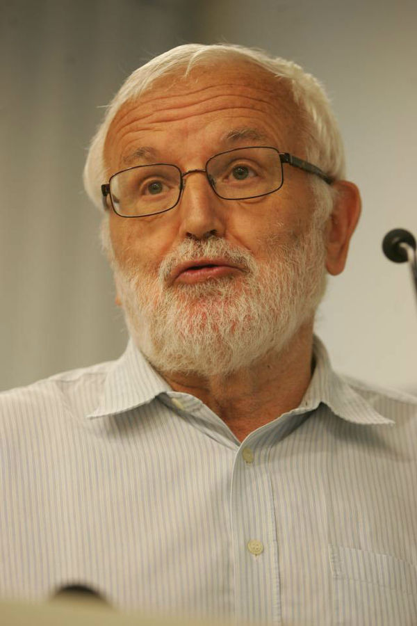 Anketa: Direktor opozarja, da se morajo evroposlanci zavedati realnih ...