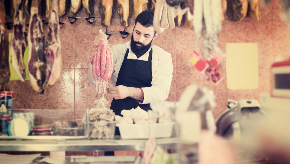 Kako težko je v naši državi biti mesar in zakaj čedalje težje dihajo