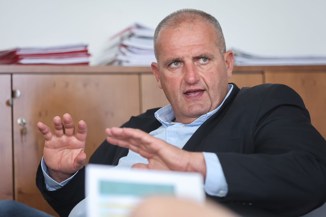 Miklavčičev GH Holding izvisel proti Siemensu tudi za CT-naprave