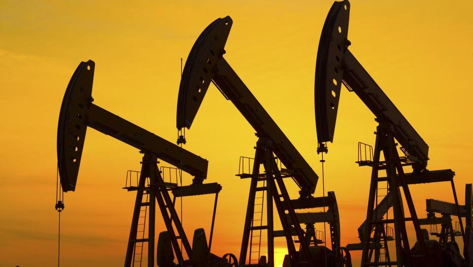 Nafta poceni, gorivo pa 40 odstotkov dražje