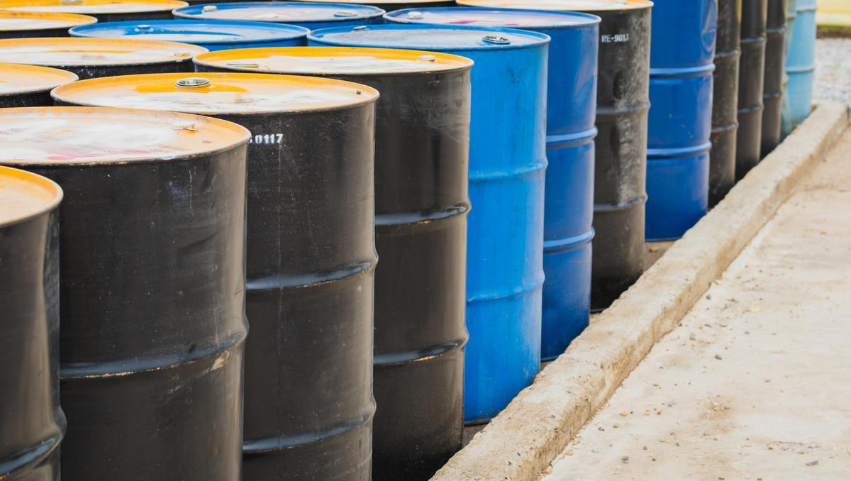 Nafta ob kitajskih nemirih najceneje letos