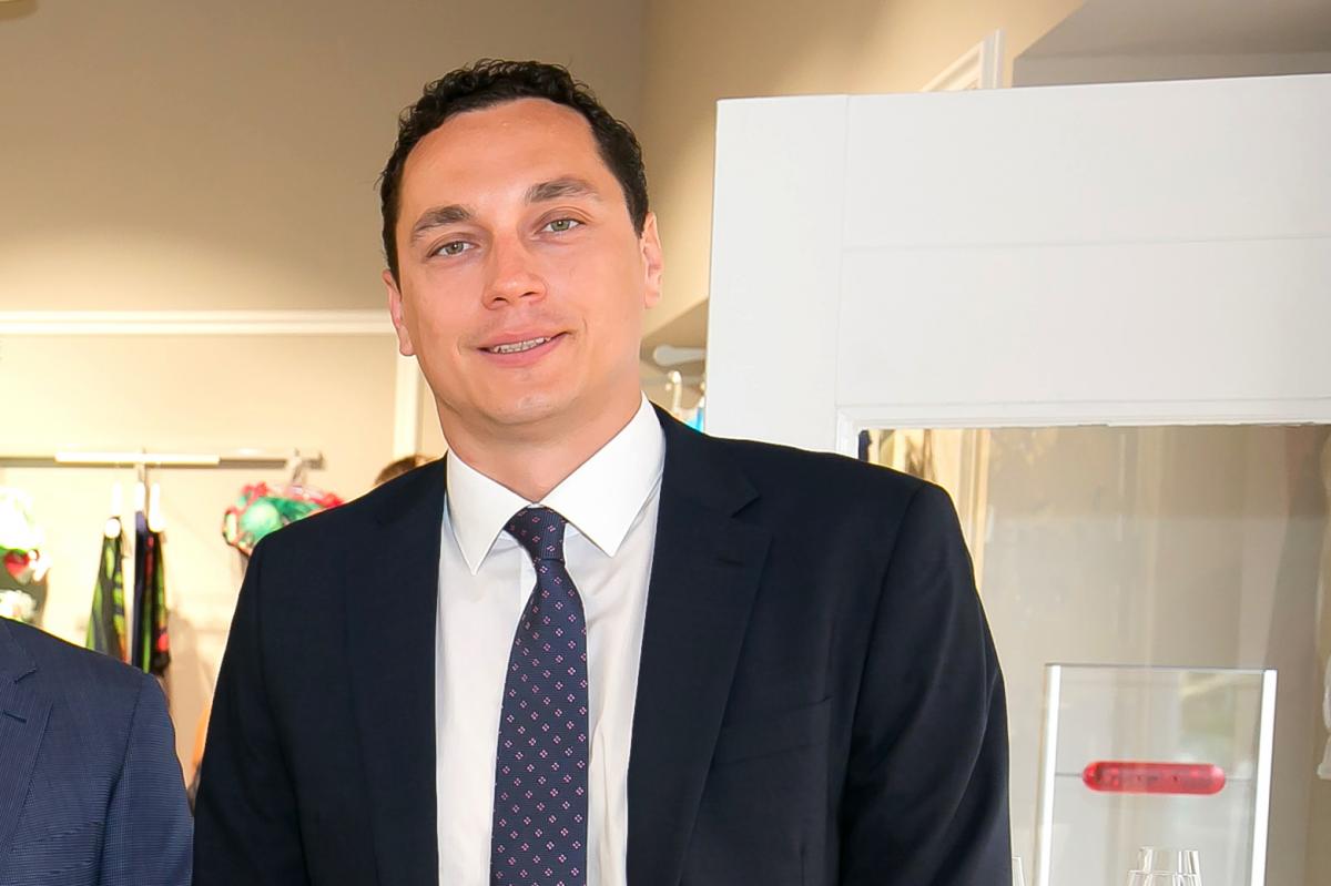 Merkur ni prodan! Koliko časa boste še imeli službo?