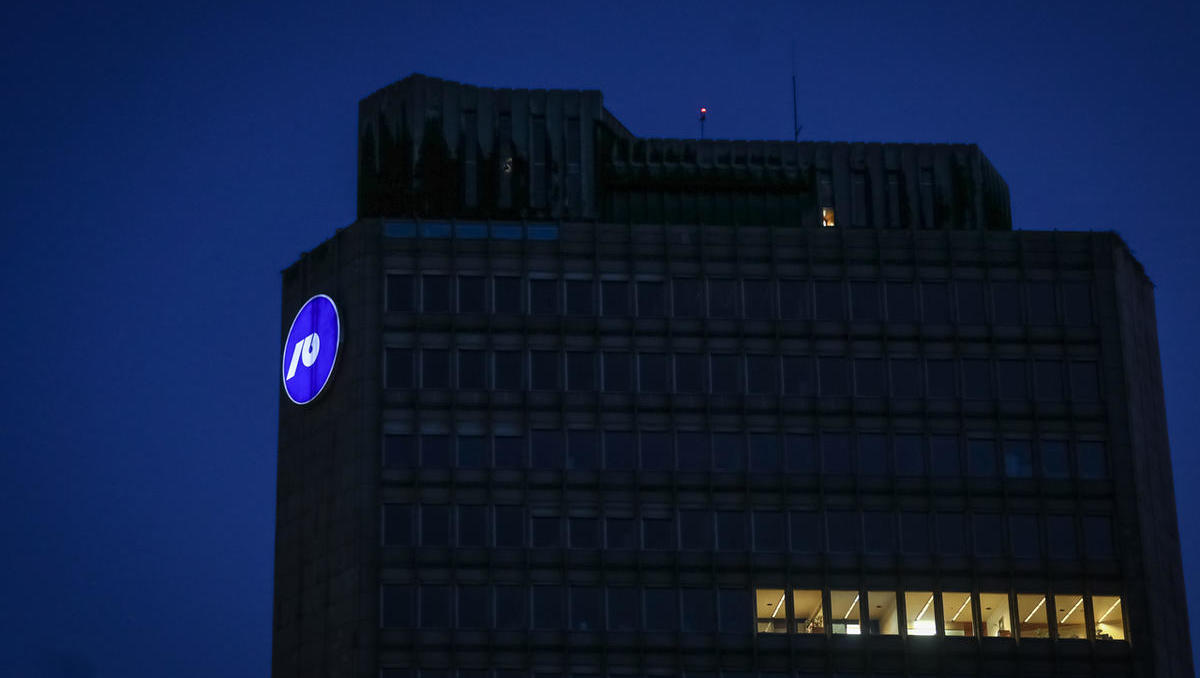 Pod drobnogledom: zakaj se je NLB zelo drago zadolžila, zakaj potrebuje ...