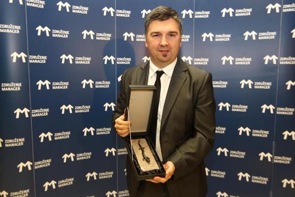 Kako Slovencem v treh dneh prodati par ton rac