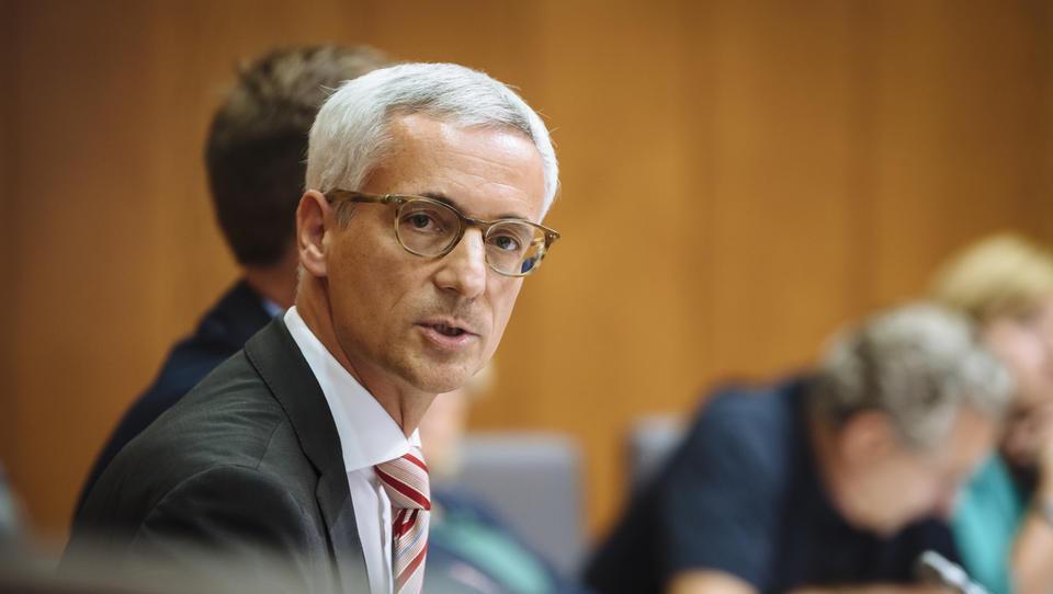 (intervju) Jernej Pikalo: minister na Balkanu izgubil dva tisoč evrov