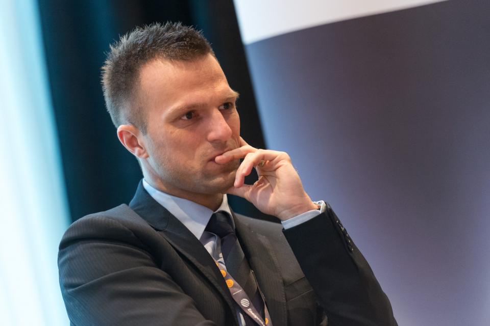 Prva žrtev padca Šarčeve vlade: konec kronskega projekta LMŠ, nove DUTB