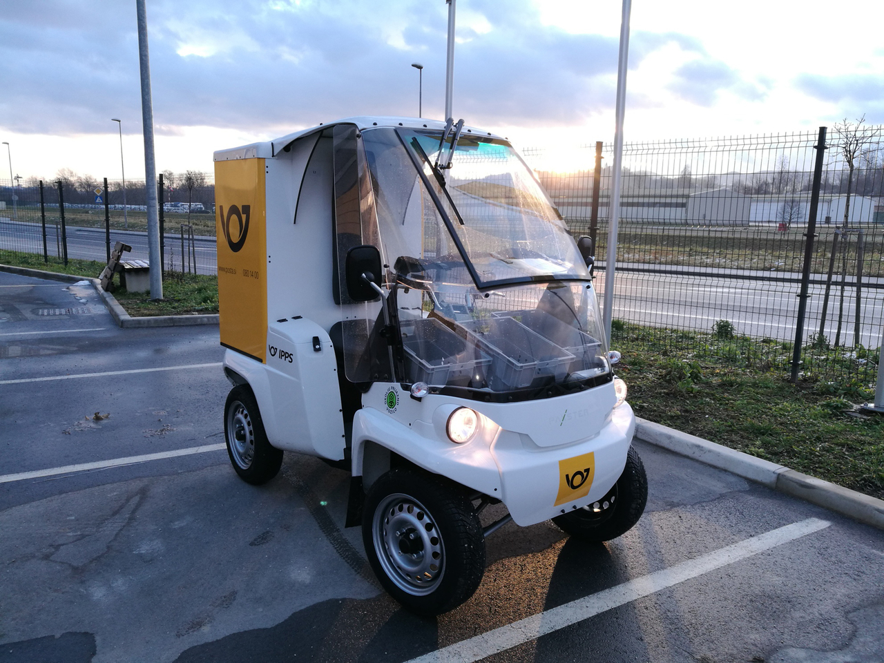 Pošta Slovenije: čez dve leti bodo imeli več kot 400 električnih lahkih ...