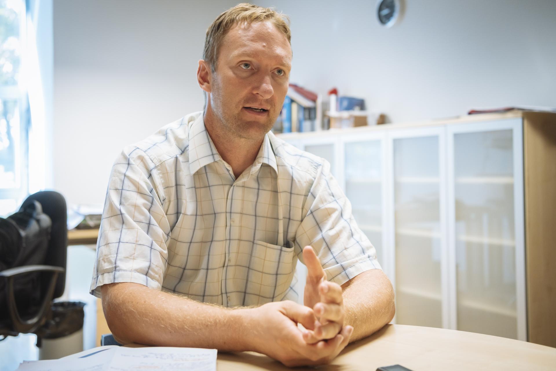 (intervju) Iztok Prezelj, strokovnjak za nacionalno varnost: Pritiska ...