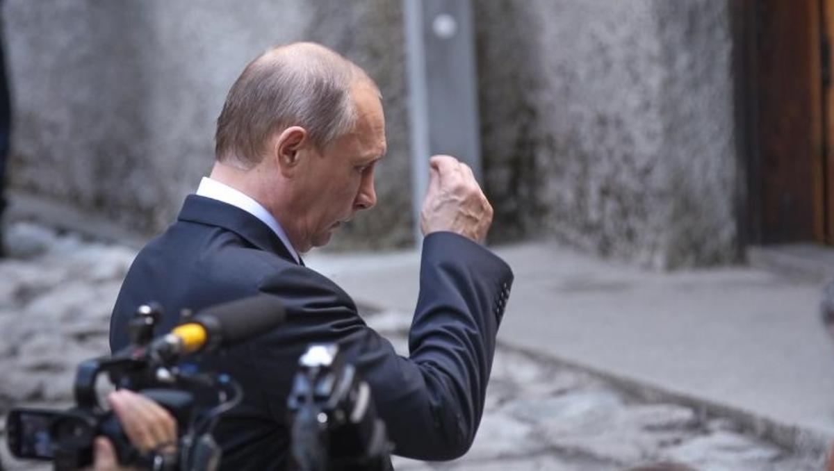 Ruski finančniki Putinu: vojna poraba postaja nevzdržna