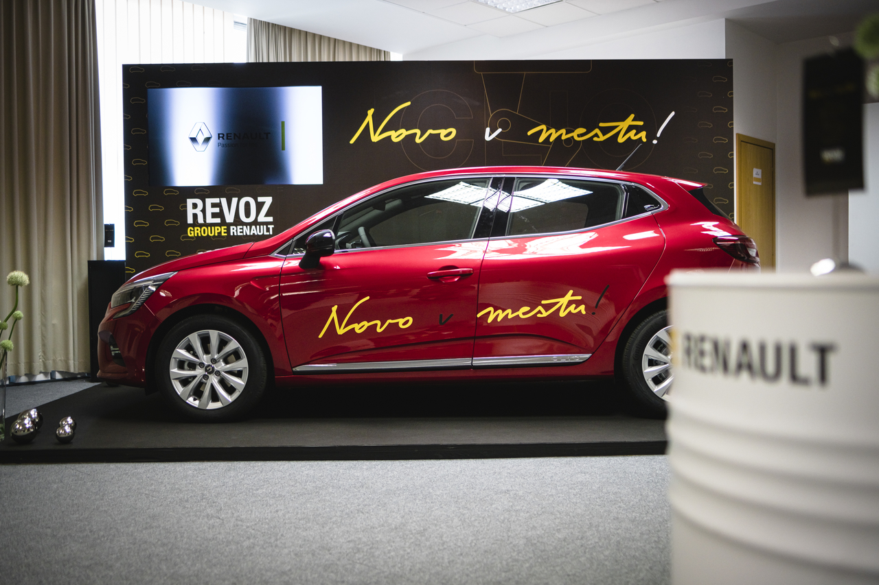 V Revozu s proizvodnega traku zapeljal novi clio