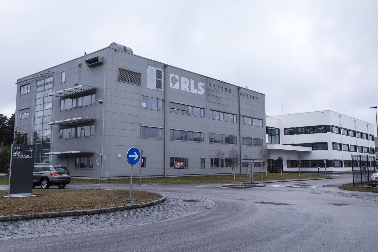 (reportaža) Z novo tovarno senzorjev v Komendi RLS Merilna tehnika do ...