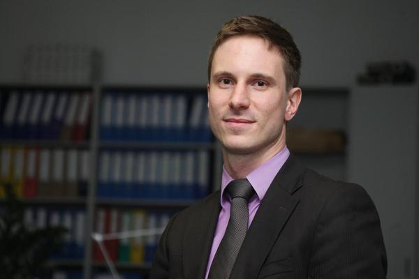 Anketa: Kaj za prodajo Mercatorja pomenita opozorilo Moody'sa in ...