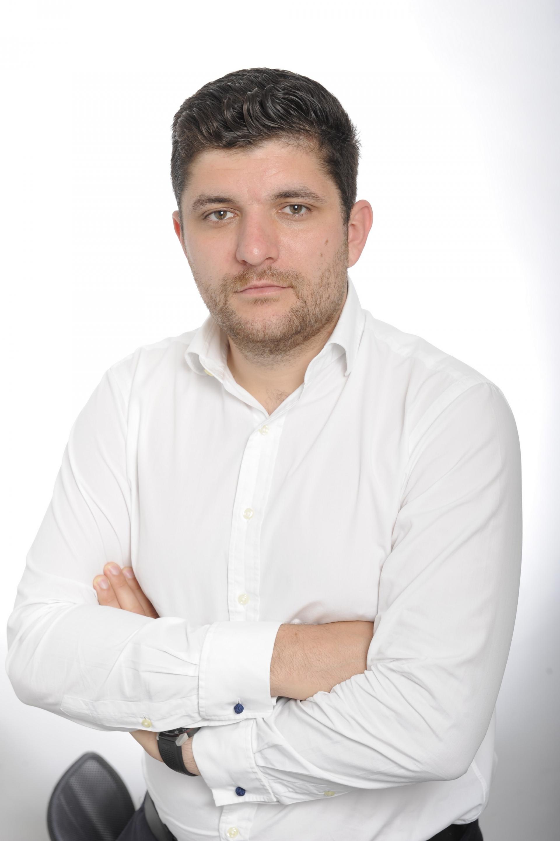 Kaj je povzročilo izjemen avgust in septembrski polom avtomobilskega trga