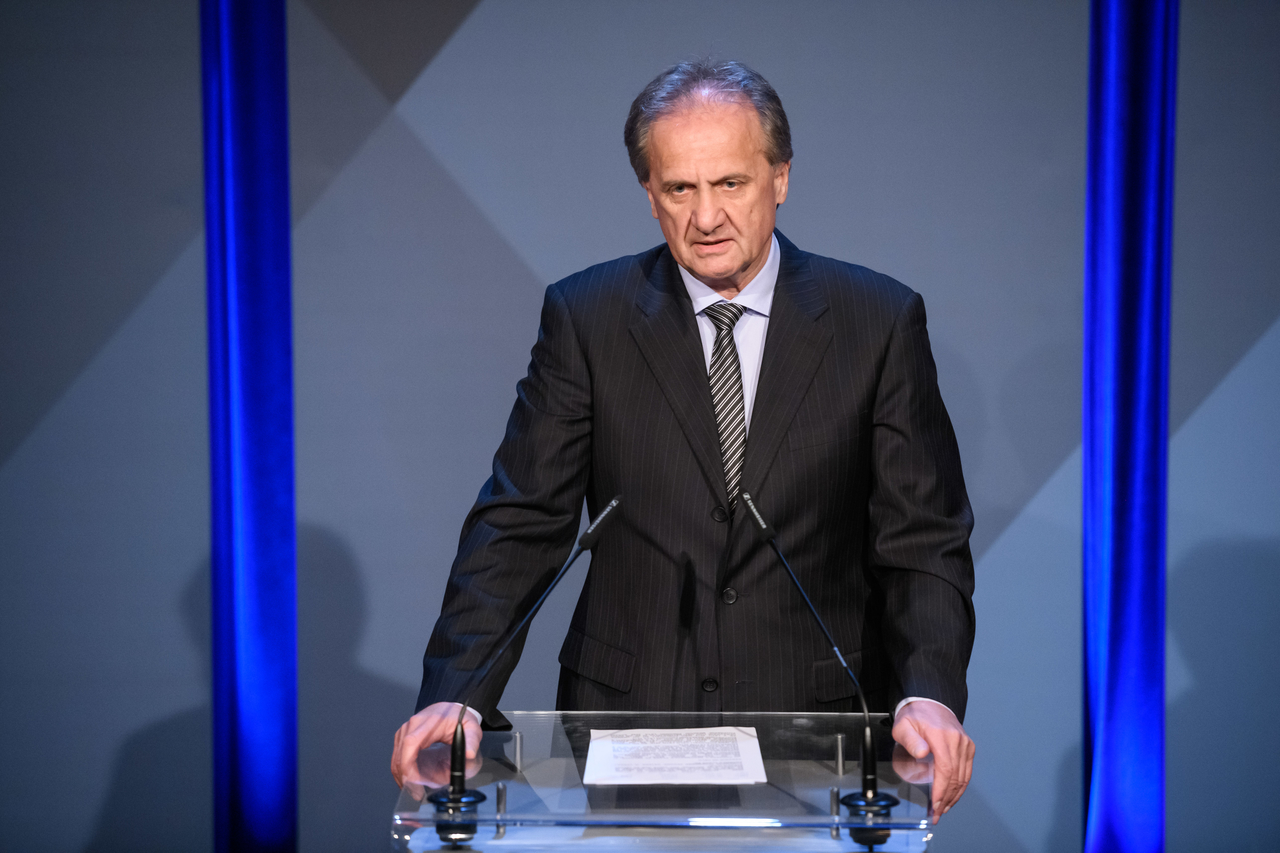 Kako bomo plačevali v prihodnosti, so žvenketu gotovine šteti dnevi?