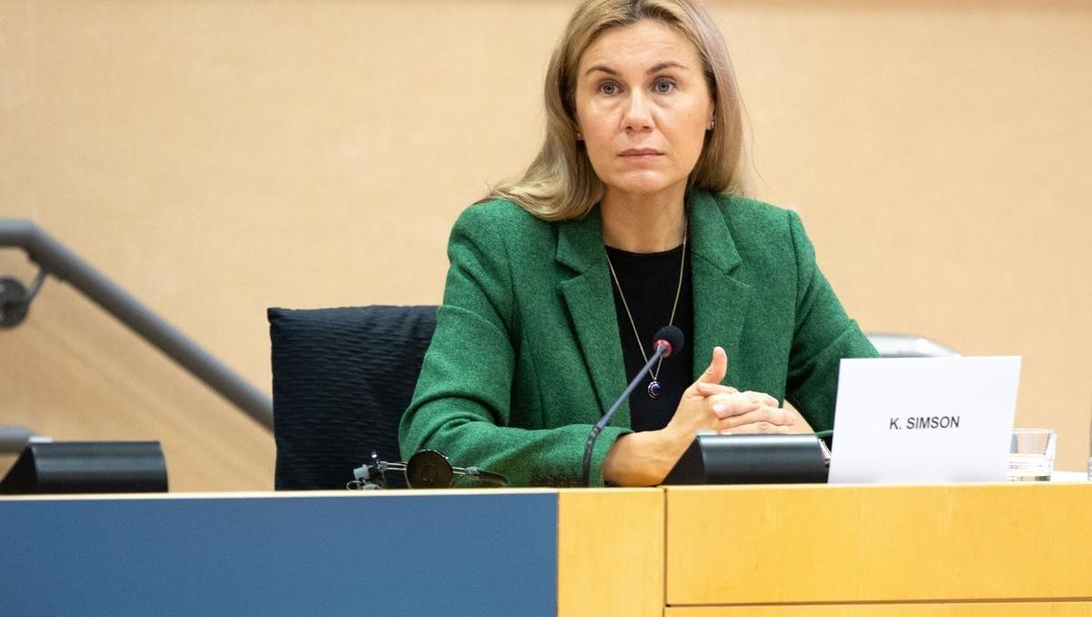 Komisarka Kadri Simson predlaga, naj članice zavezo za 15-odstotno ...