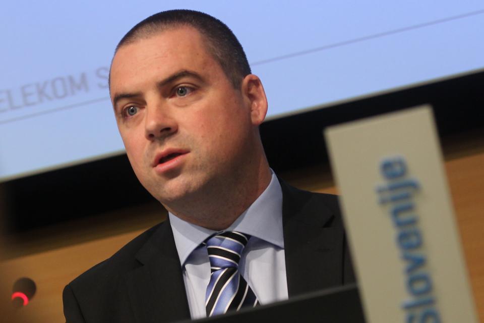Najboljša letna poročila za leto 2017 imajo: Petrol, ELES, Javno ...