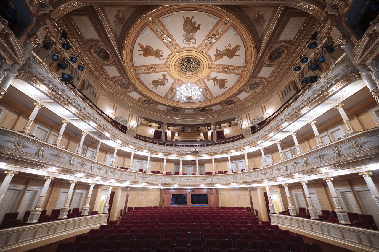 Slovenci jedo, pijejo in se zabavajo še bolj kot pred inflacijo