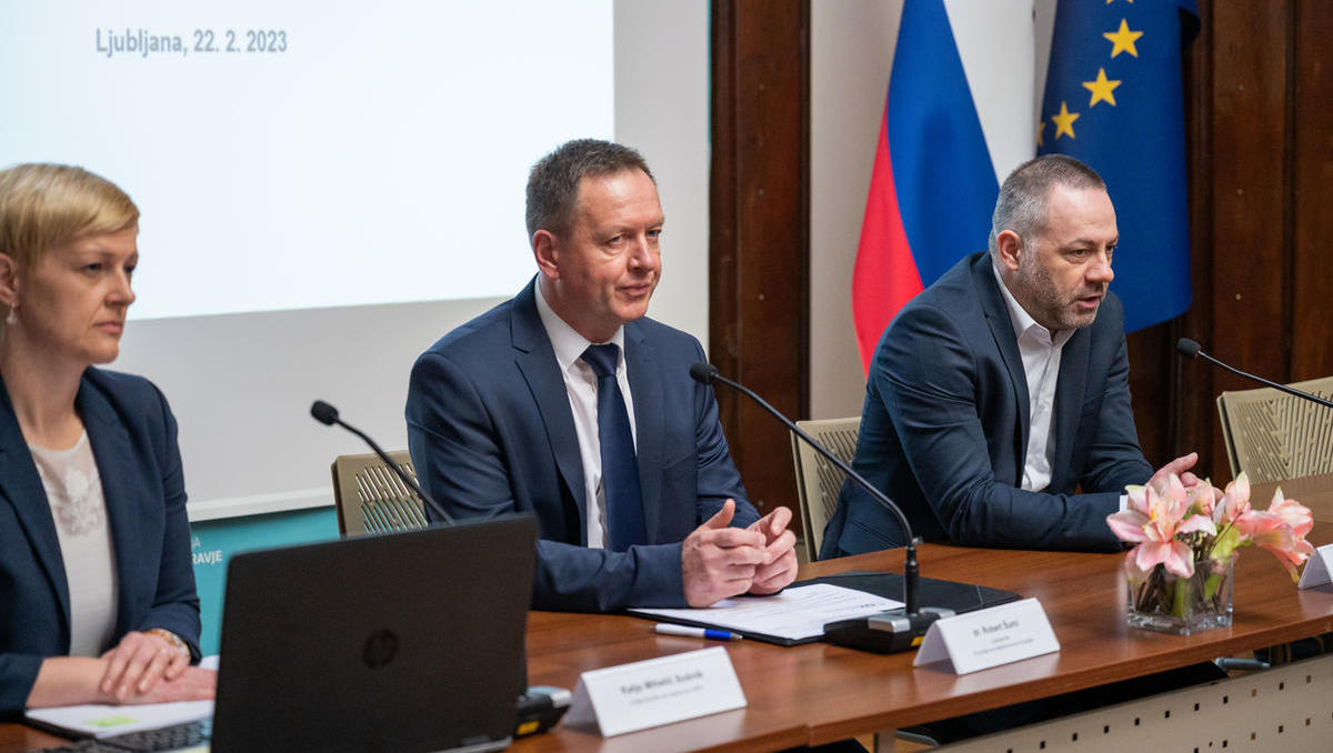 Ukrepi zoper korupcijo pri nabavah v zdravstvu šele po analizi ...