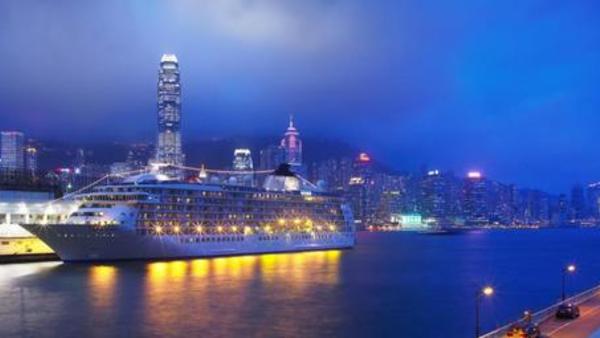 Kamnarji, ki namesto stavb opremljajo mega jahte