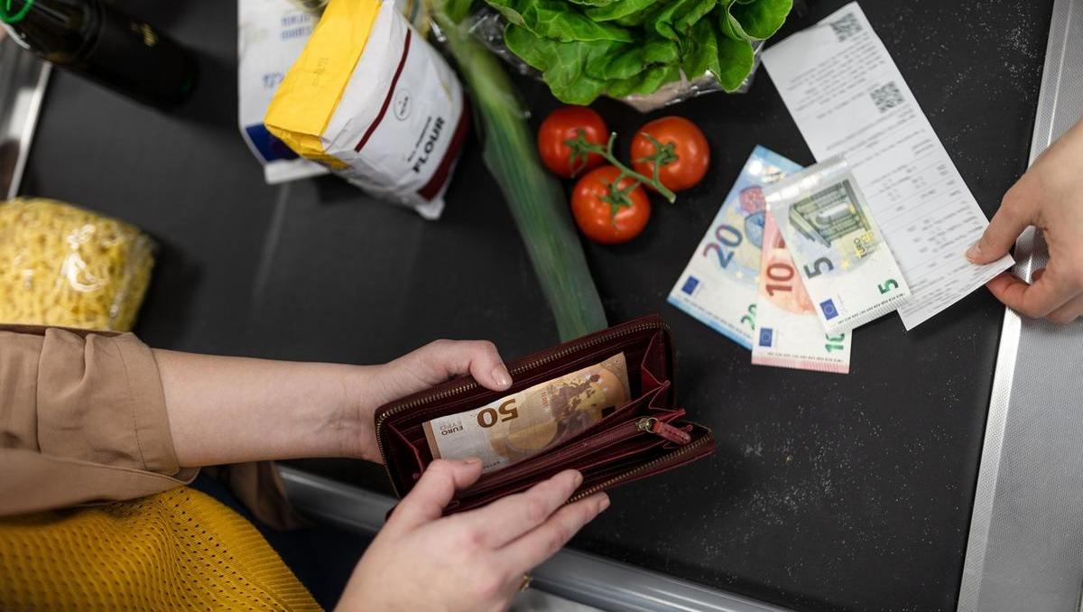 Evrska inflacija spet nekoliko navzgor, na 2,6 odstotka; Slovenija ...