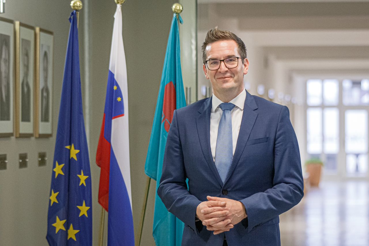 Nova Gorica: stanovanj je premalo, mladi in podjetniki odhajajo čez mejo