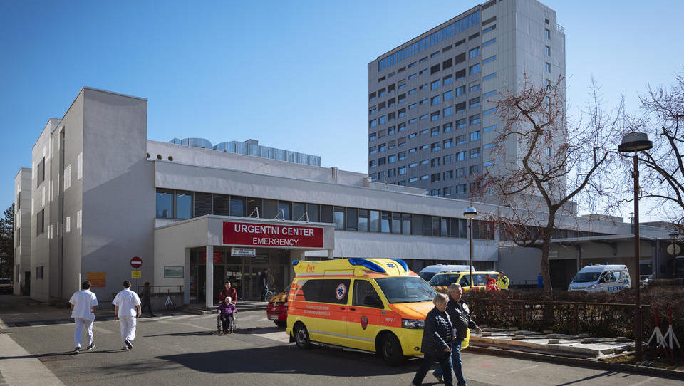 UKC Maribor v prvih dveh mesecih prepolovil izgubo glede na lani