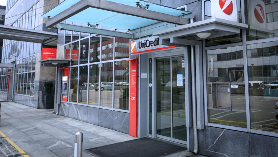Unicredit je v Sloveniji v devetmesečju podvojila obrestne prihodke