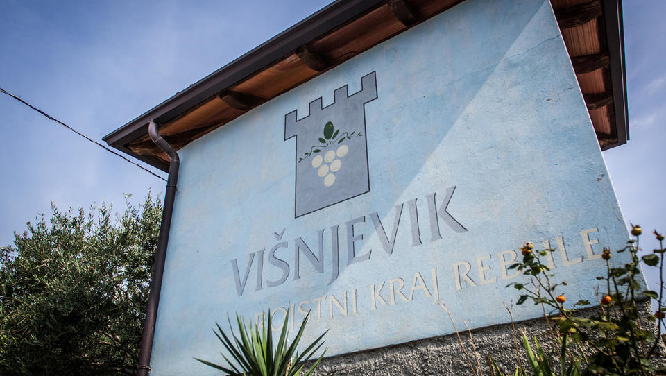 Avtohtone in lokalne sorte: Po sledeh rebule