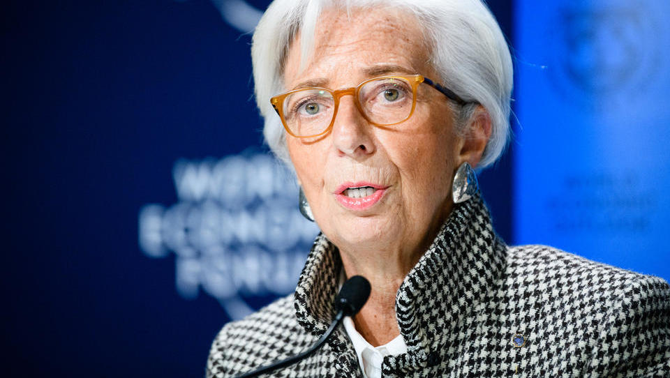 Ali bi Christine Lagarde rada odpravila gotovino?