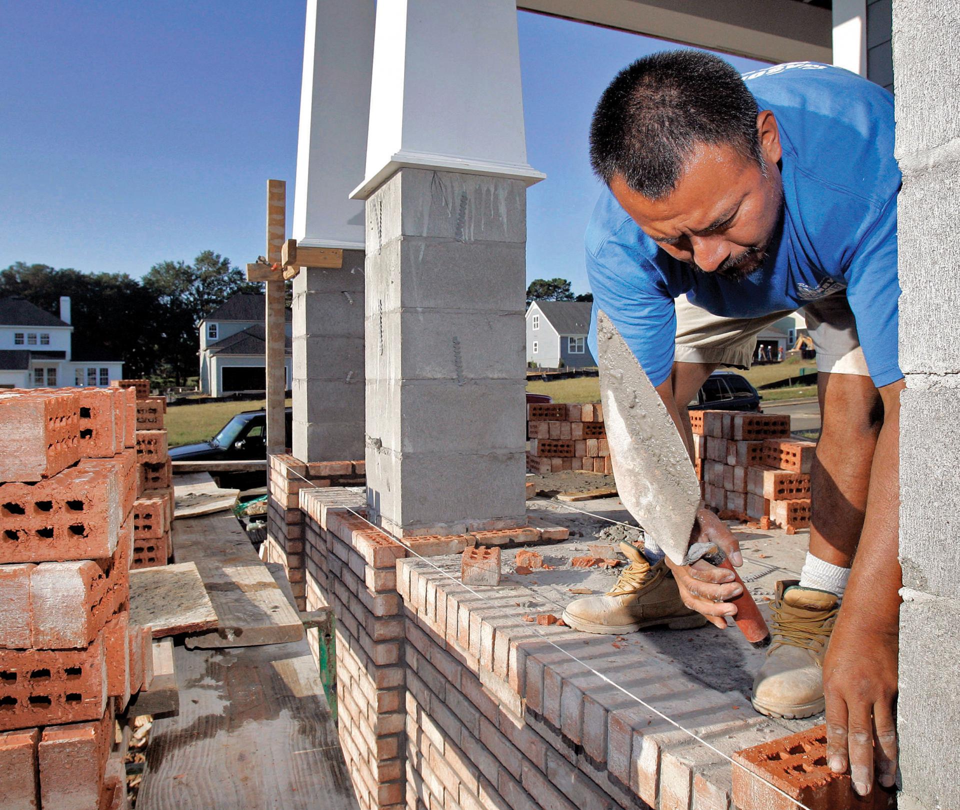Pregledali smo, kako dolgo izvajalci gradijo stanovanjske hiše