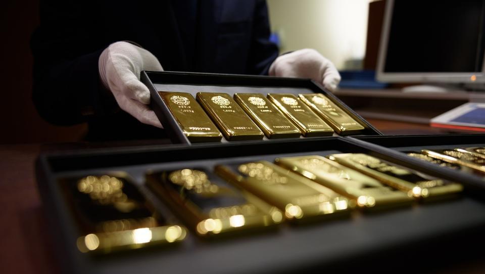 Strah pred inflacijo se krepi, cena zlata pa upada. Kaj se dogaja?